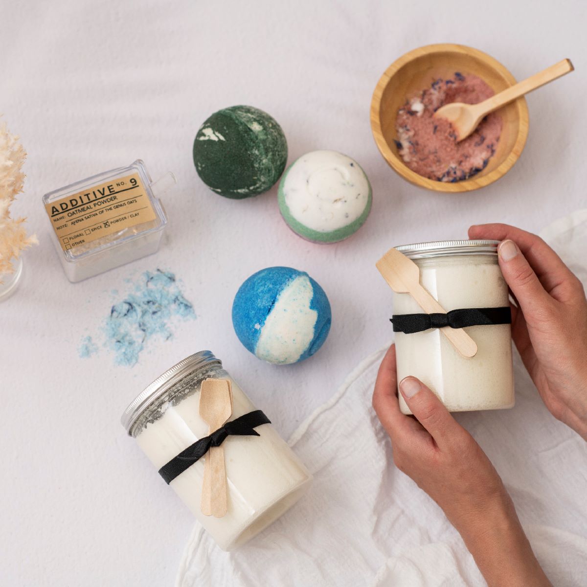 Combined Therapy Bomb + Scrub Class — Cosset Bath and Body